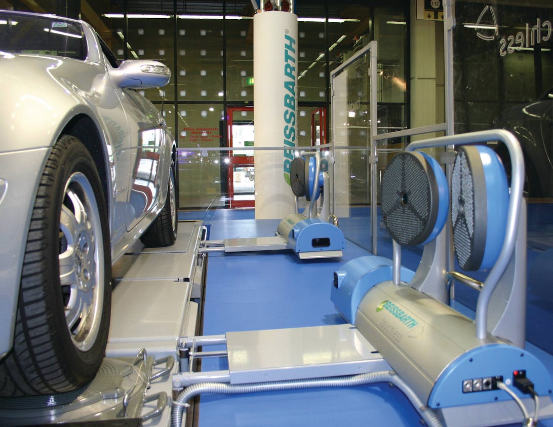 Non-contact, touchless wheel alignment system | Fleet Maintenance