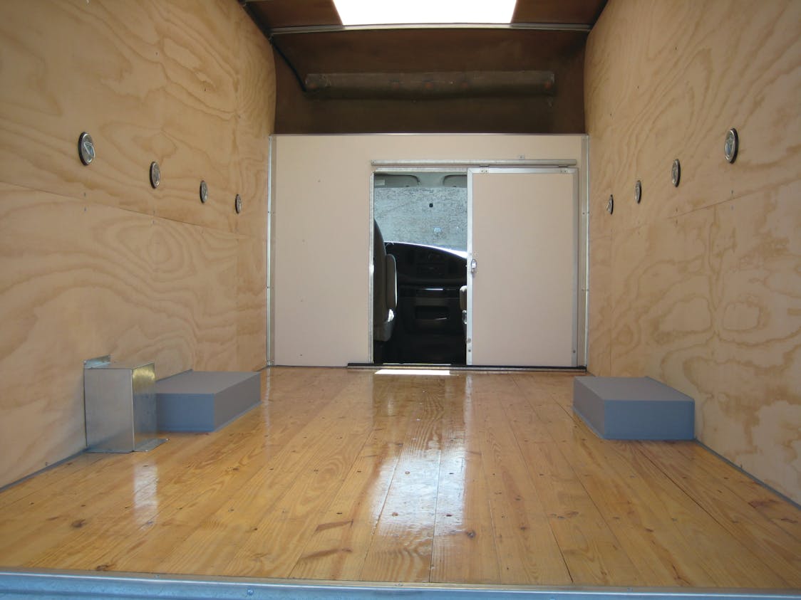 Aerocell CW for Ford E350 | Fleet Maintenance