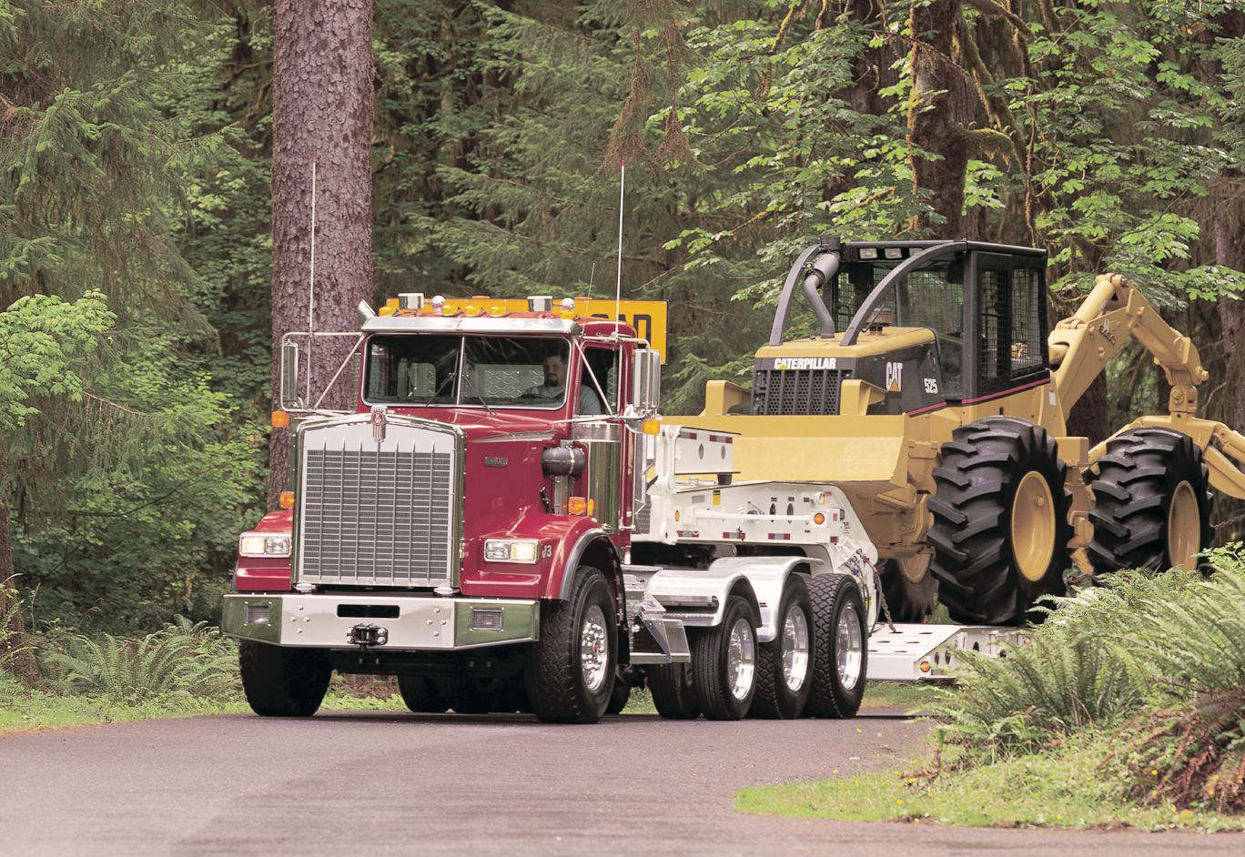 T800 featuring CAT C15 600 hp or 625 hp engine | Fleet Maintenance