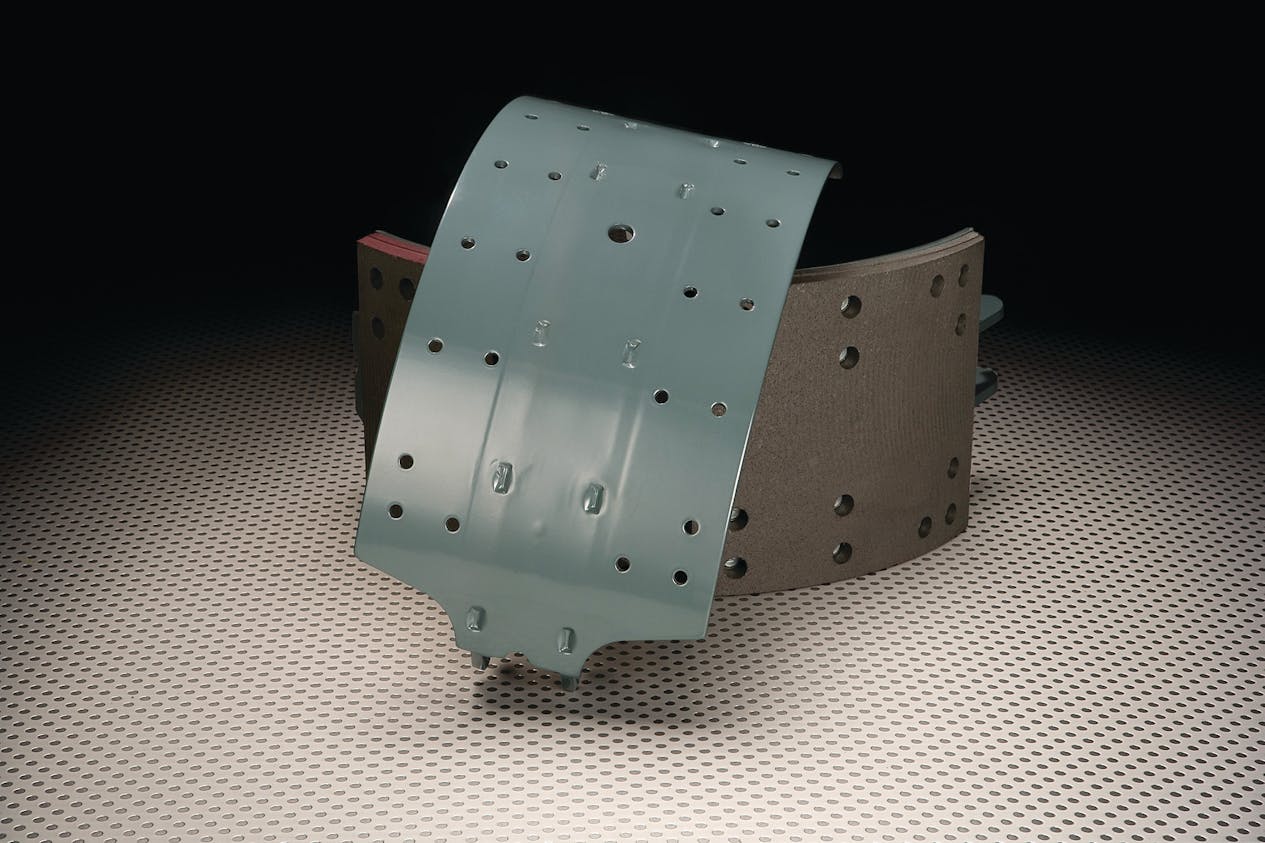 Remanufactured Brake Shoes with PlatinumShield™ Coating | Fleet Maintenance