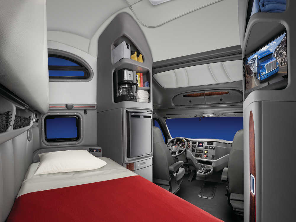 Peterbilt makes enhancements to Model 587's interior | Fleet Maintenance