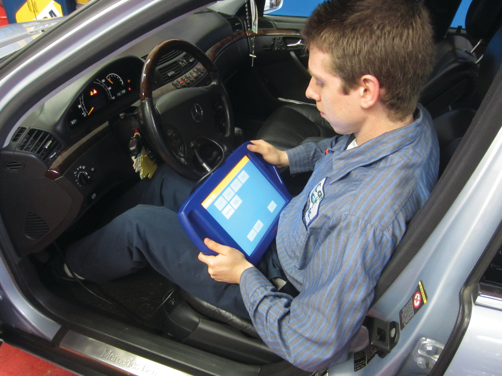 Autologic diagnostic scan tool product In-Focus Professional ...