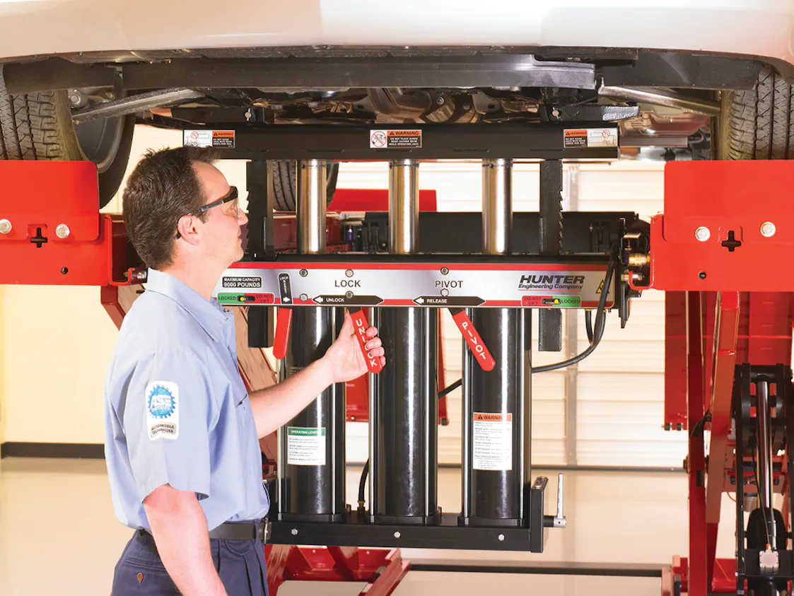 Swing Air Jacks, No. RX16 | Fleet Maintenance