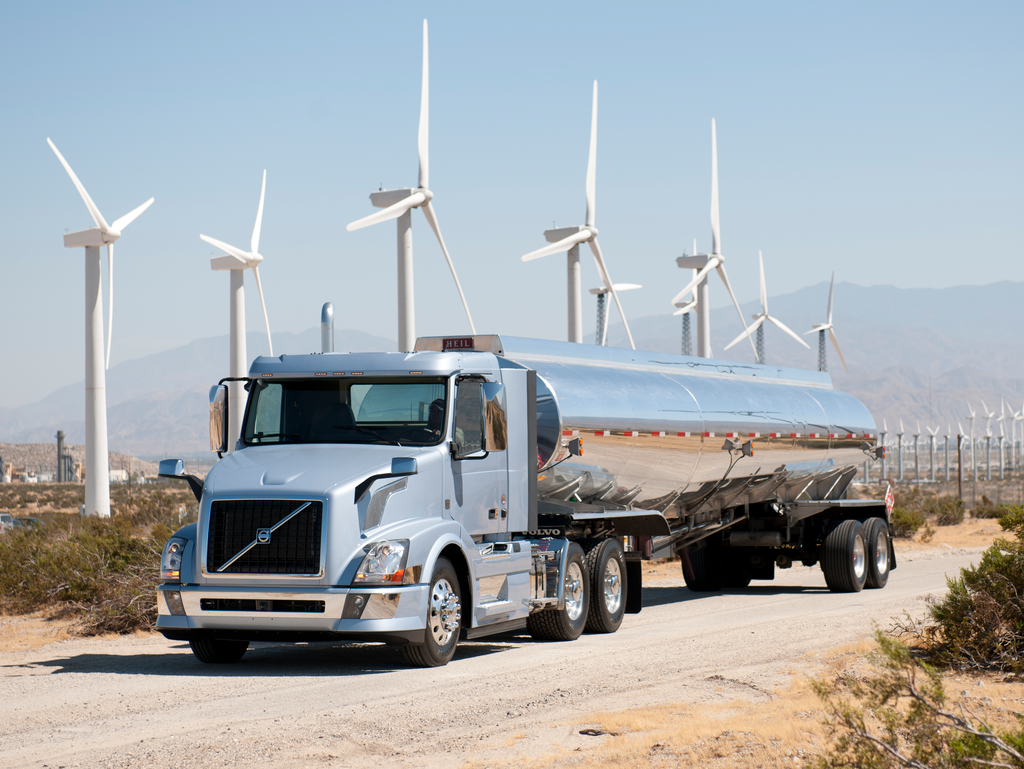 Volvo Trucks announces XE11 Fuel Efficiency Package for 11L North American engines | Fleet ...