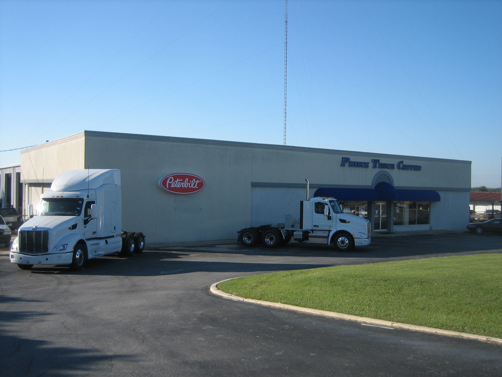 Peterbilt welcomes new dealer with two Georgia locations | Fleet ...