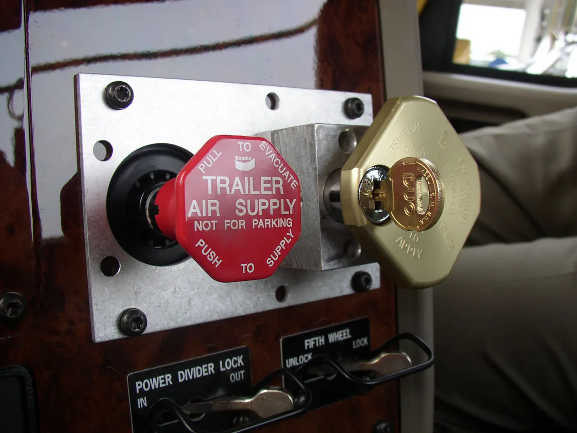 Universal Knob for the TS4A Air Brake Lock | Fleet Maintenance