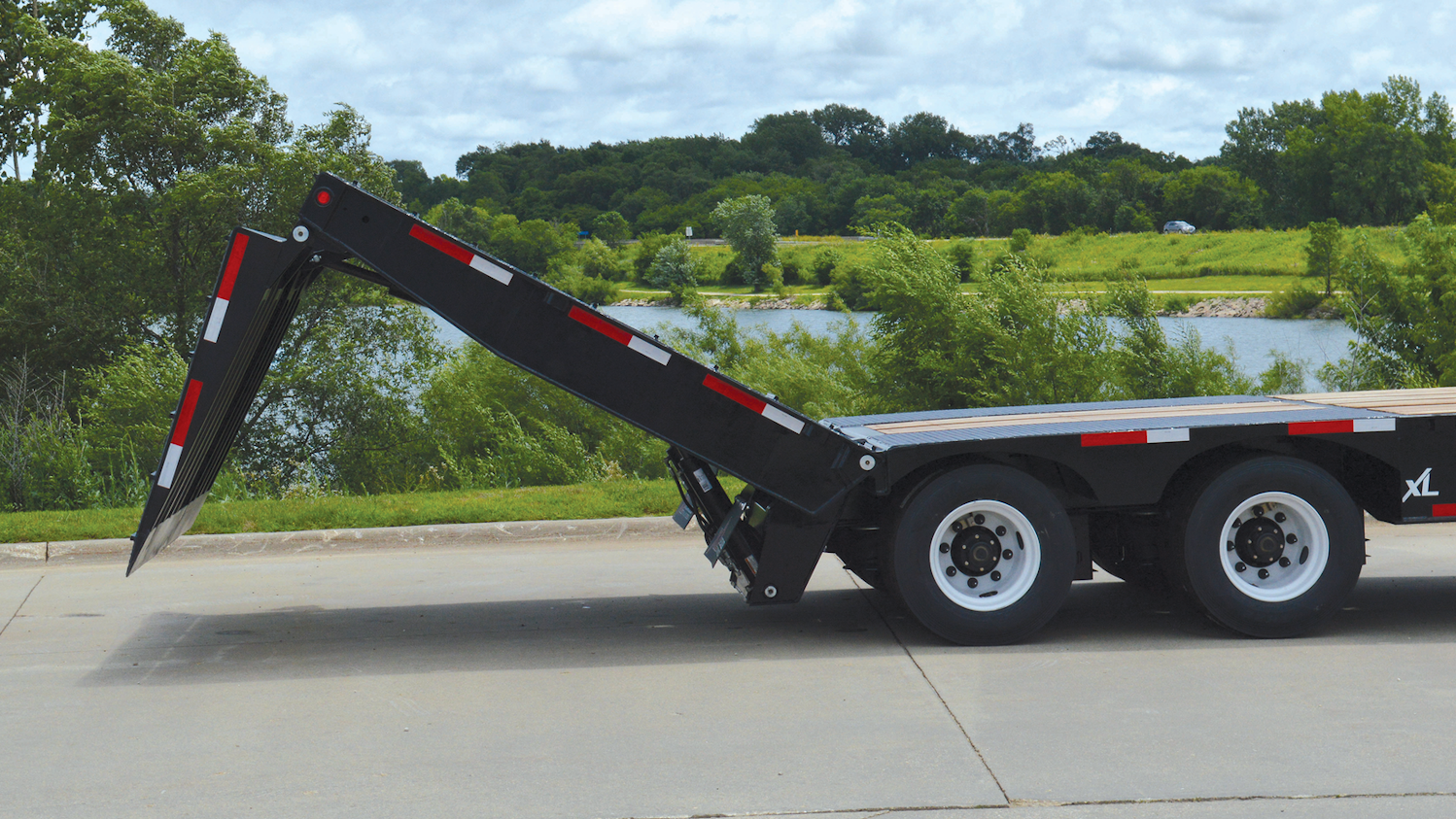 XL 80 Power Tail Trailer | Fleet Maintenance