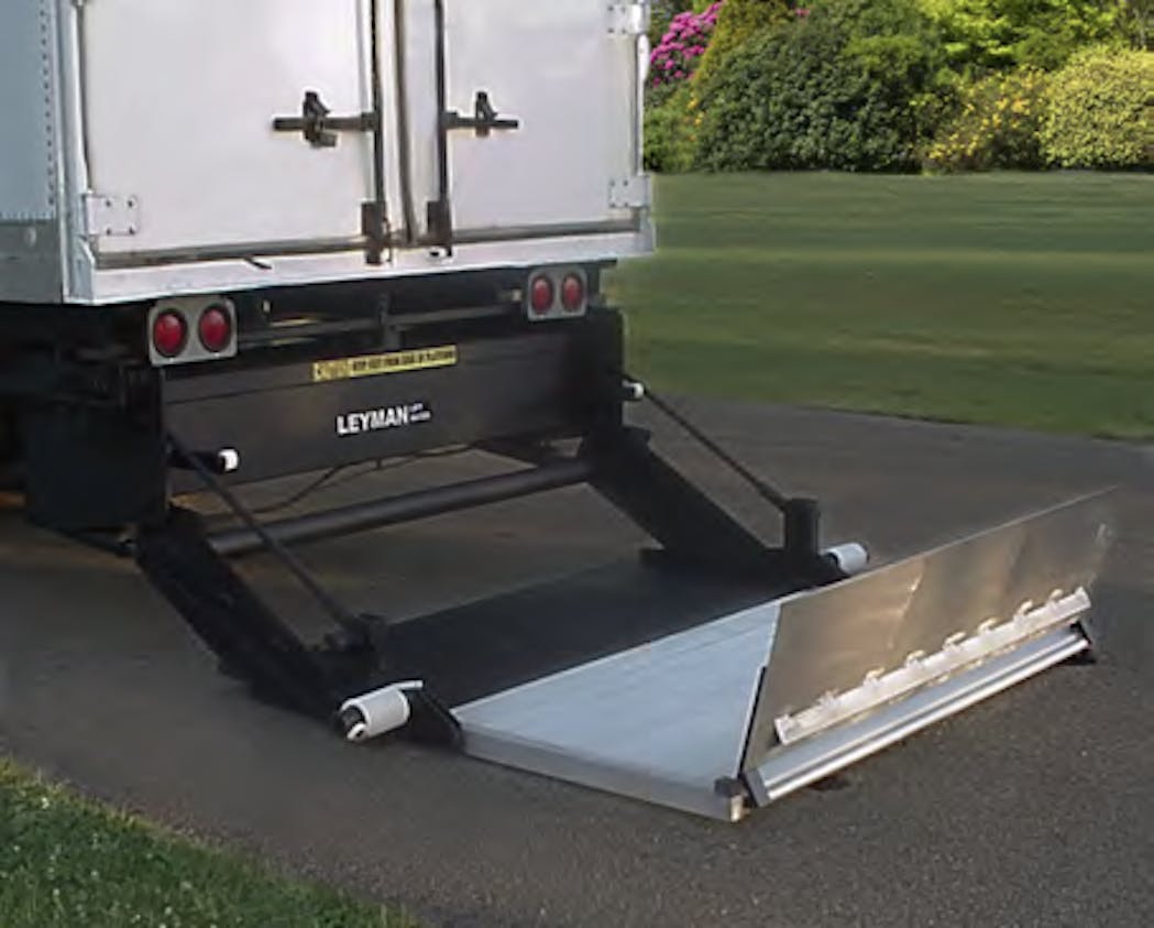 Hide-a-way LPR Trailer Rear Door Level Ride Platform | Fleet Maintenance