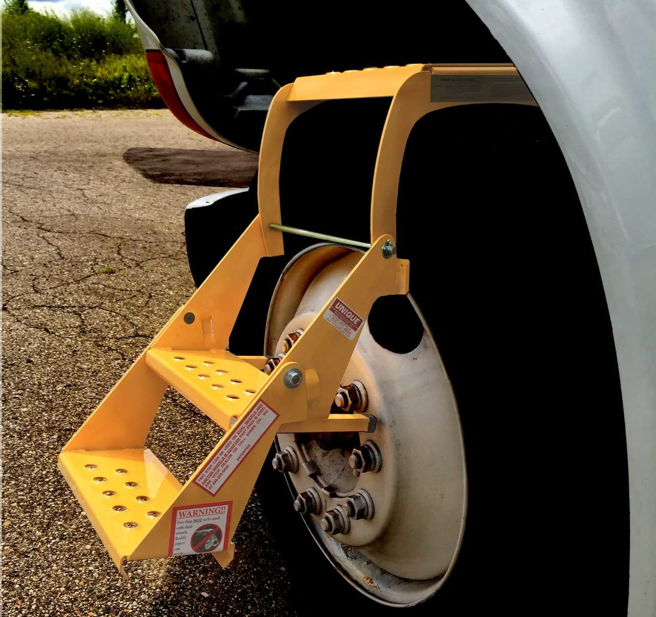 Big Truck Tire Step | Fleet Maintenance