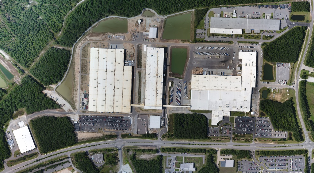 Mercedes-Benz Vans opens new Sprinter plant after two-year construction ...