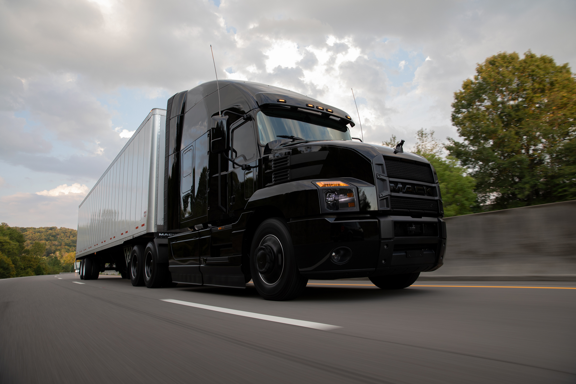 Mack Trucks unveils limited-edition Mack Black Anthem at NACV Show ...