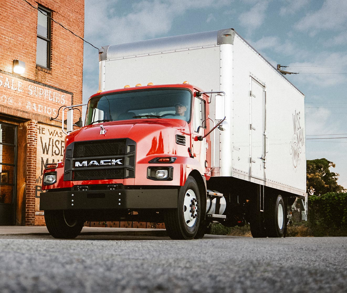 Mack MD7 Medium Duty Truck From: Mack Trucks, Inc. | Fleet Maintenance