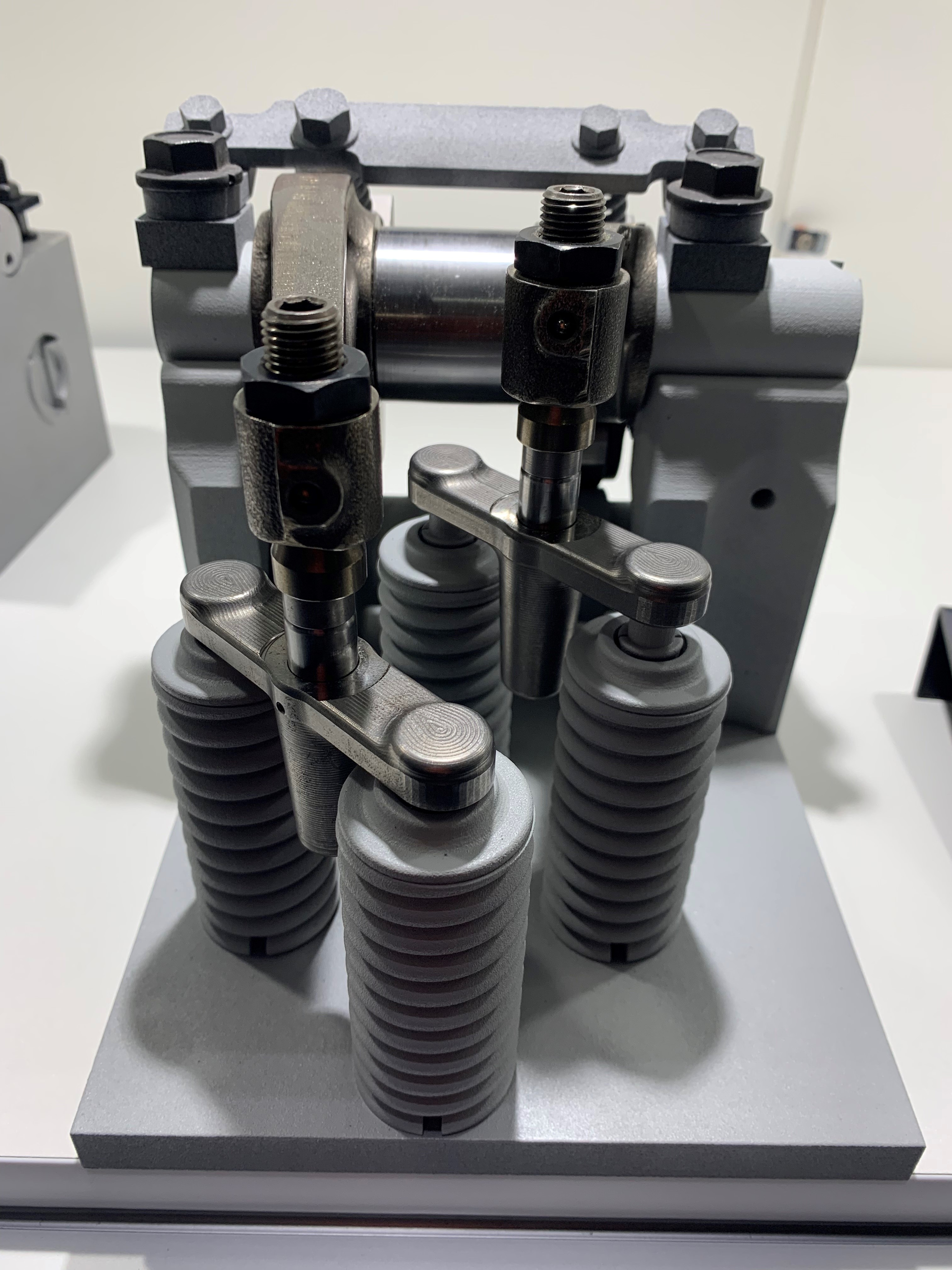 Heavy duty engine design improvements in development | Fleet Maintenance