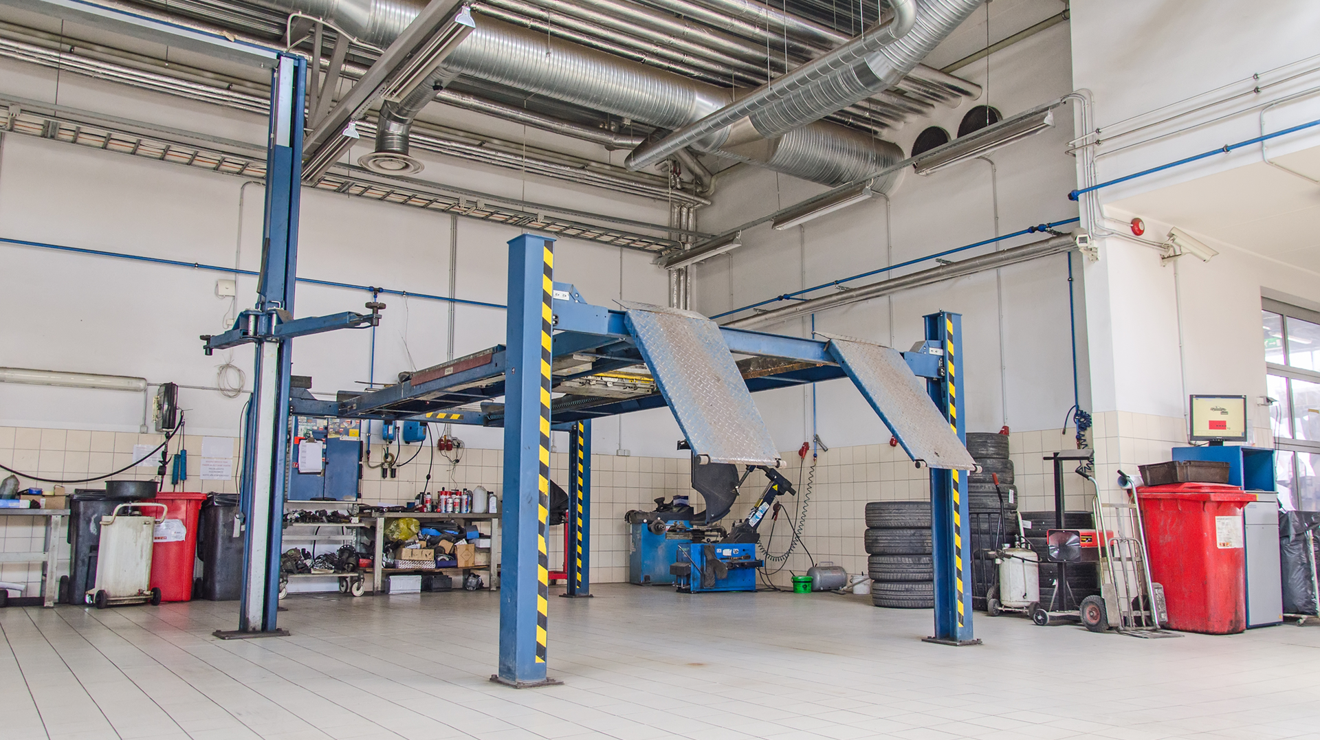 Lifting expectations: Latest commercial vehicle automotive lifts ...