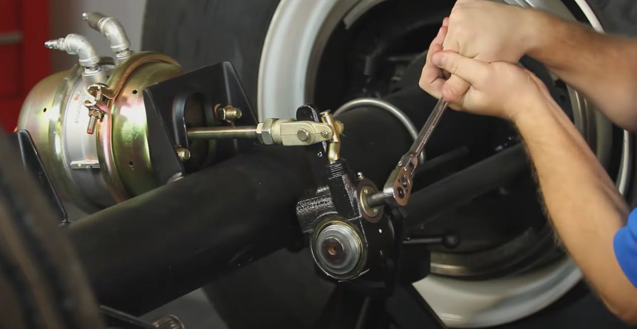How to inspect and repair slack adjusters | Fleet Maintenance