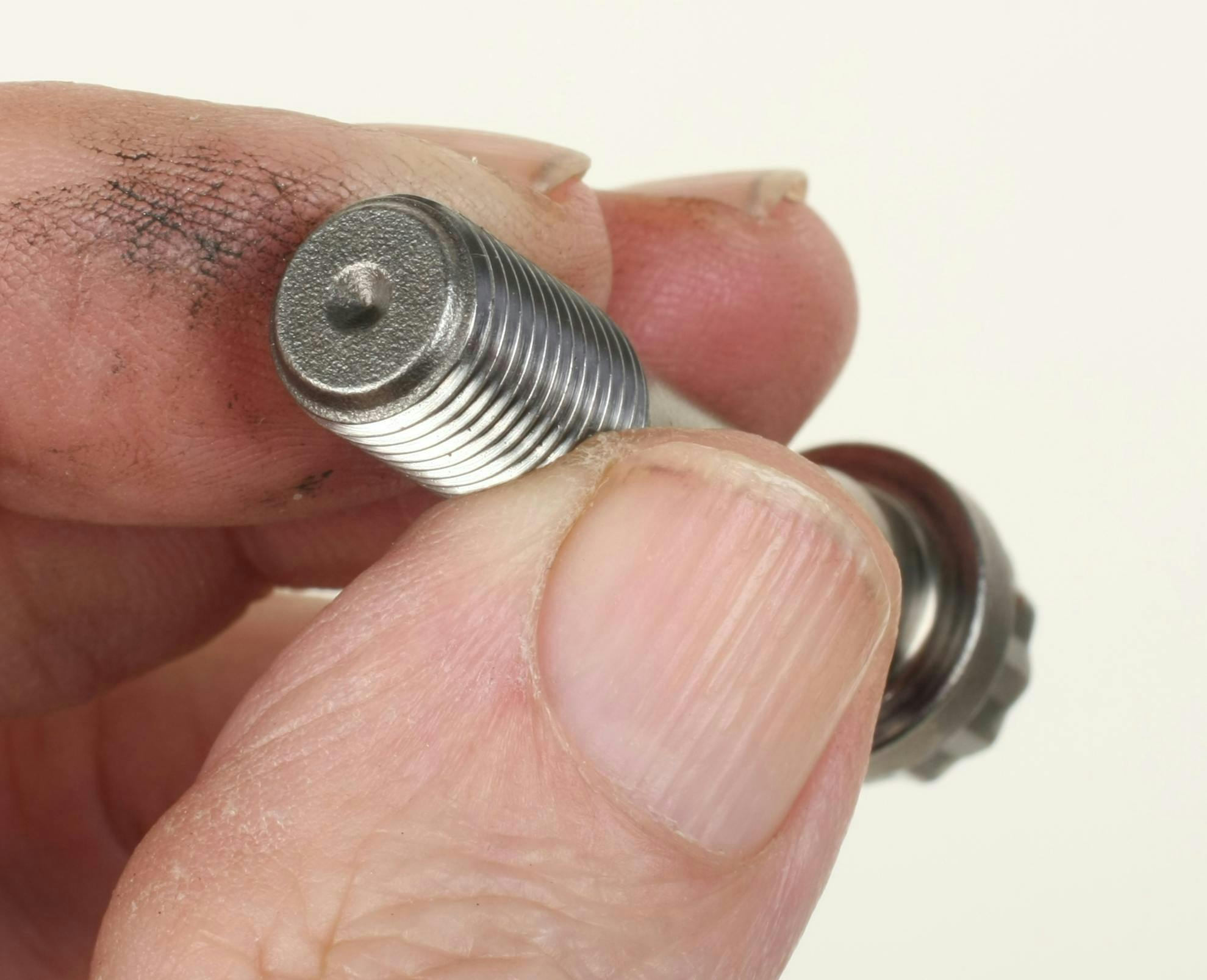 Everything to know about torque wrenches and threaded fasteners | Fleet ...