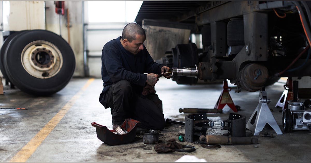 Guide To Boosting Technician Efficiency | Fleet Maintenance Guide To Boosting Technician Efficiency | Fleet Maintenance